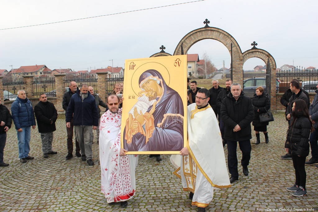 Busije: Ikona Presvete Bogorodice na dar