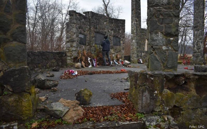 Srušene crkve i spomenici u potresu na Baniji