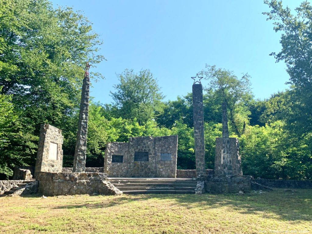 Komemoracija žrtvama ustaških zločina u Banskom Grabovcu; Pupovac ...