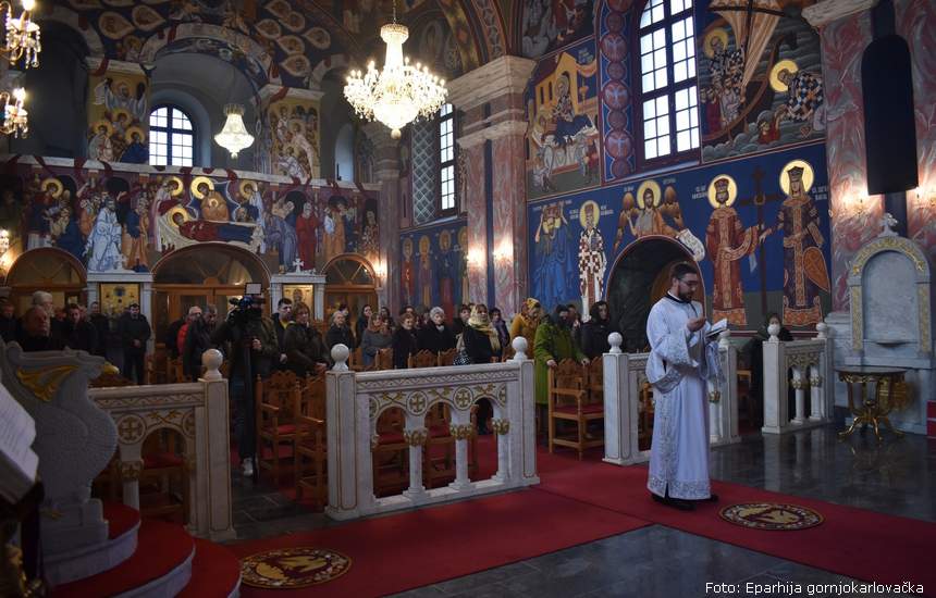 Širom Banije i eparhije gornjokarlovačke obilježen Badnji dan i Božić