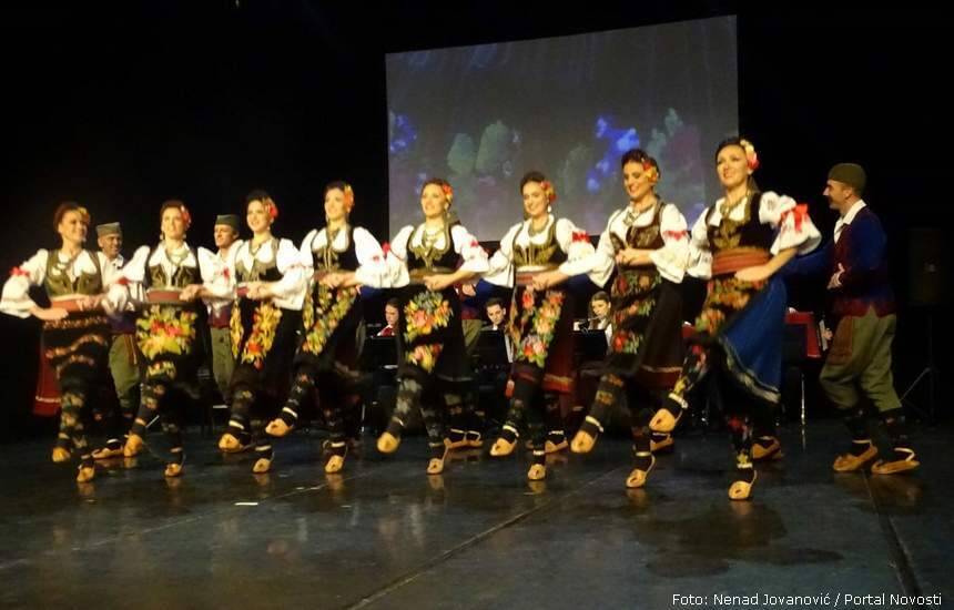 Zagreb: Igra kolo, ko ga ne bi vol'o